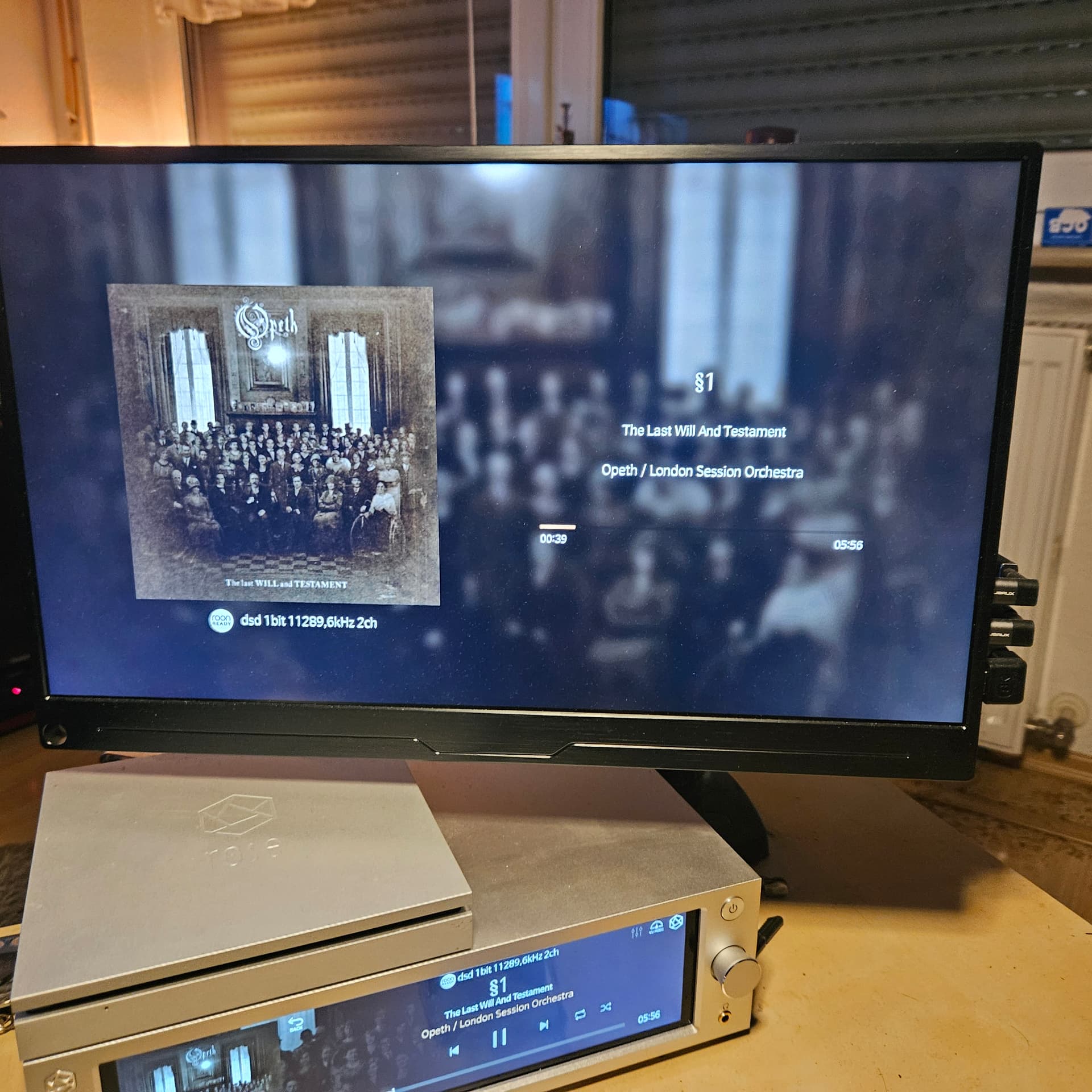 Any good streamer/dac roon ready that outputs roon screen to tv via ...